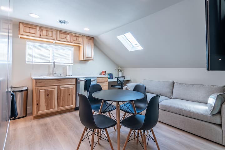 Brand New Loft On 35th - Near Downtown - Lake Elmo State Park, Billings