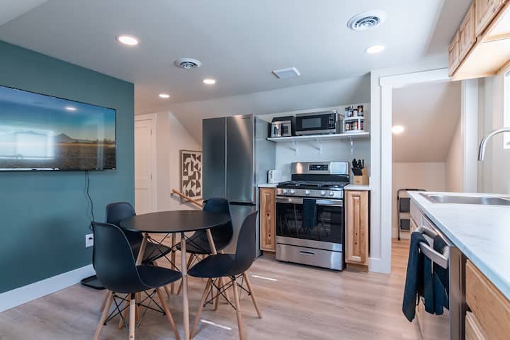 Brand New Upstairs Condo - Near Downtown - Billings, MT