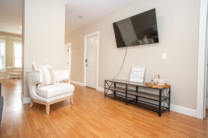 4bd/2ba Apartment In Worcester - Shrewsbury, MA