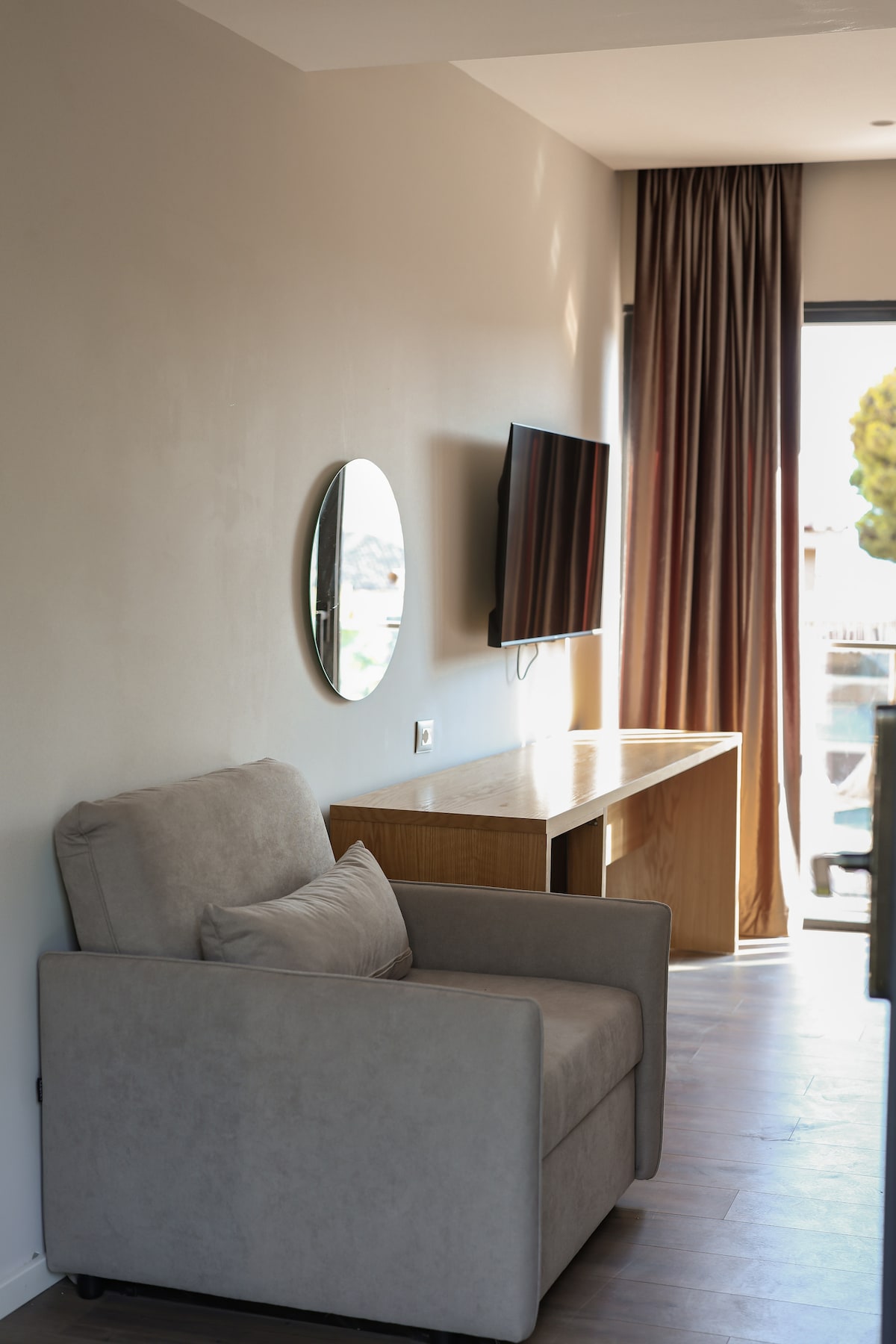 Platinium Room with Patio View & Balcony - Hotels for Rent in Dhërmi ...