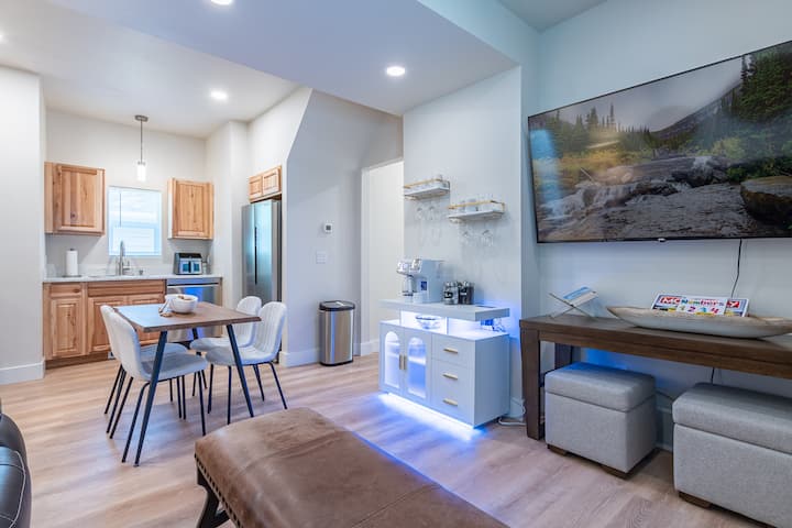 Brand New House Near Downtown | Hot Tub | Parking! - Billings, MT