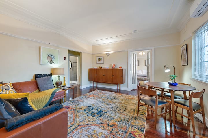Step Back Into Style! 2bed/1bath/1car ~ New Farm - Brisbane