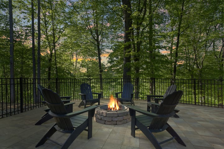 Lake Norman Escape W/ Fire Pit, Dock & Hot Tub - Lake Norman, Catawba