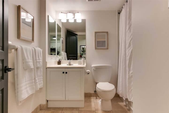 Downtown Toronto Cozy 1 Br Condo With Amenities - Toronto
