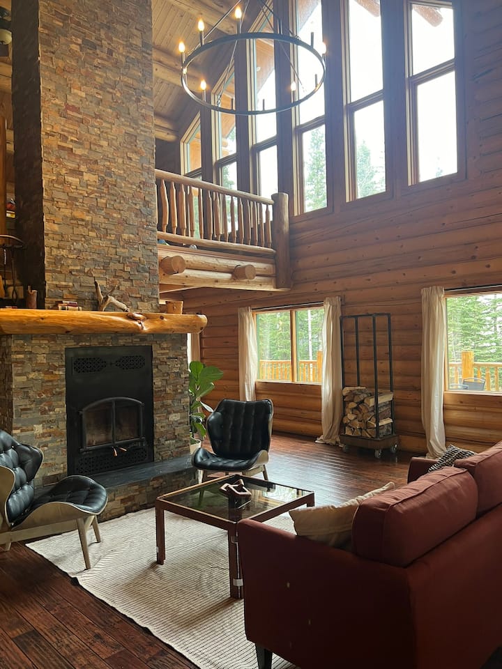 North Mountain Lodge - Pine Room - Canada