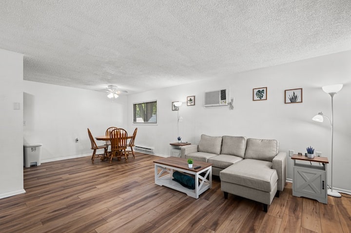 Hidden Gem In Historical Le Claire - United States