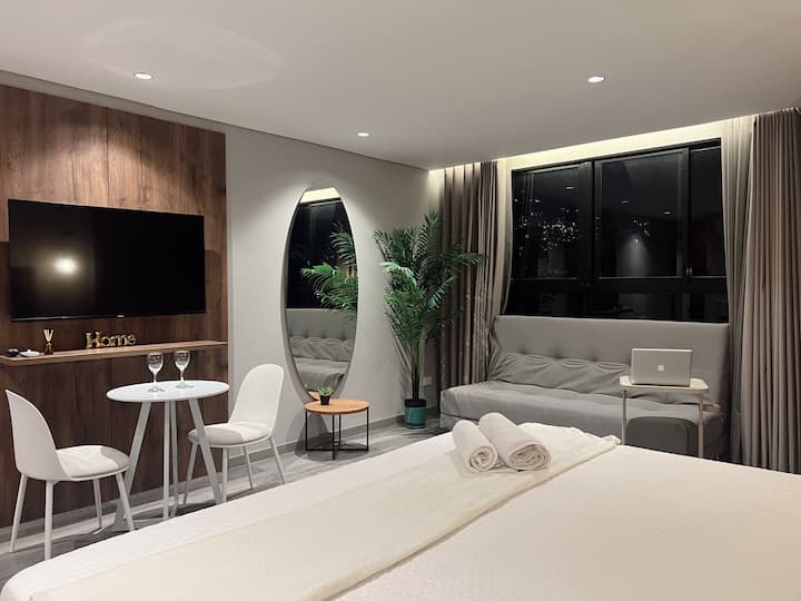 Suite De Lujo Faro Aire Acondicionado Y Coworking - Medellín