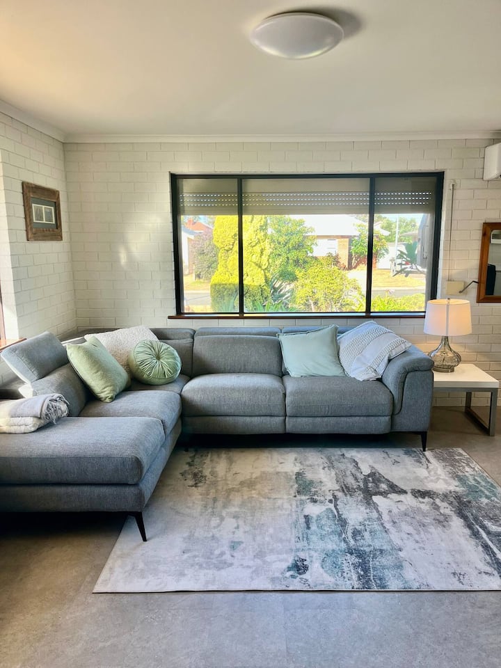 Easy Stays On Askew - Geraldton Railway Station