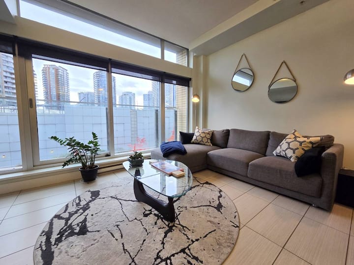 Downtown Loft | Walk To Stadium, Seawall, Gastown - Vancouver