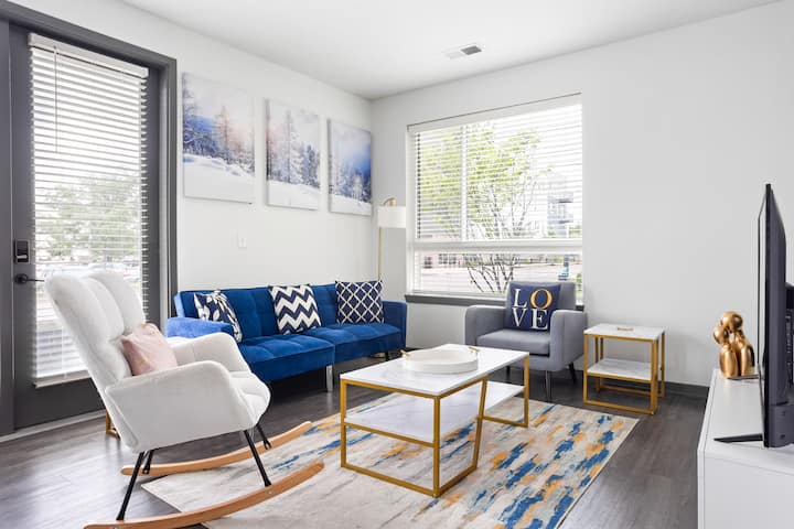 Bright & Cozy 2br Retreat W/parking – Broad Ripple - Castleton, IN