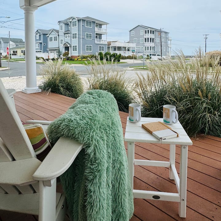 2 Bds / 2ba Bayside Bliss: Walk To Beach & Bay - Brigantine, NJ