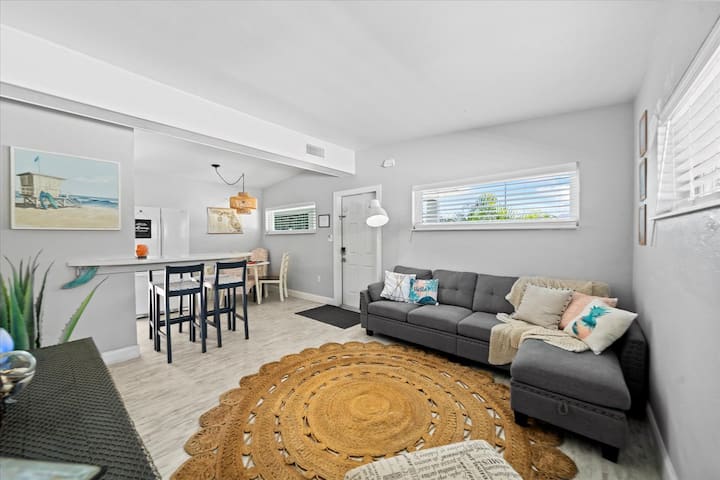 Coastal Cottage Steps From The Beach - 2bdrm - Cocoa Beach, FL