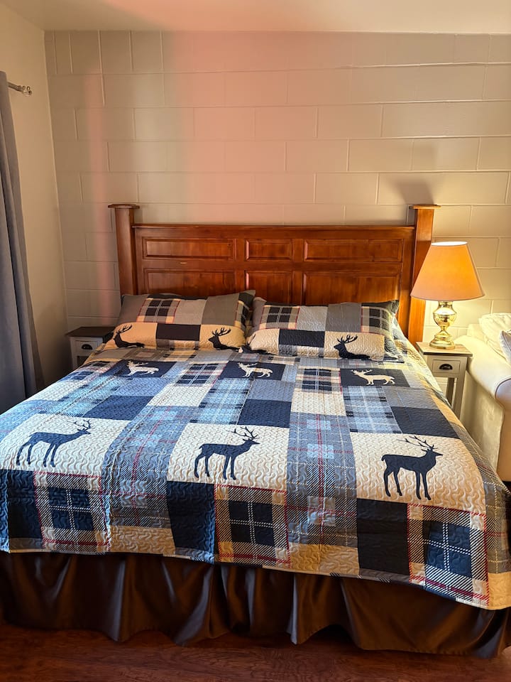 Château Rouge 106 ~ Mount Maurice Manor - Red Lodge, MT