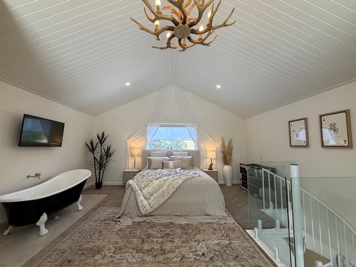 Unique, Boutique, Hinterland Farmstay - Canungra