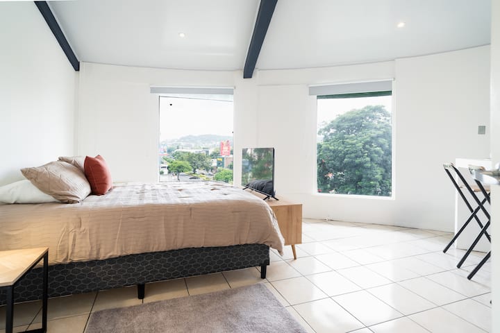 Happy Stays | Unit 402 | Fully-equipped Room - San Salvador