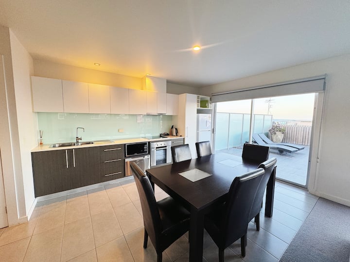 Two-bedroom Penthouse Apartment With Ocean View - Apollo Bay