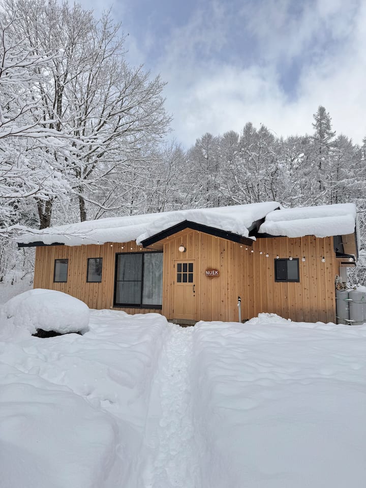 高原に佇む、心地よい隠れ家｜Nüek Kurohime - Nagano, Japan