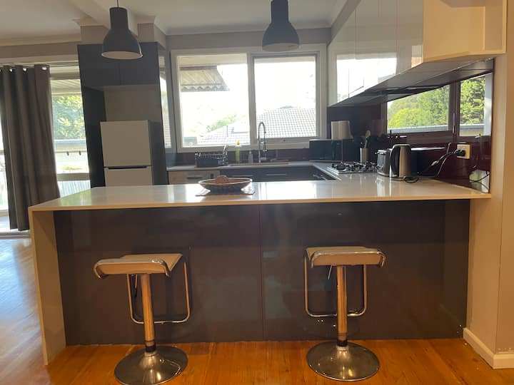 House 5 Minutes Walk To Station - Croydon