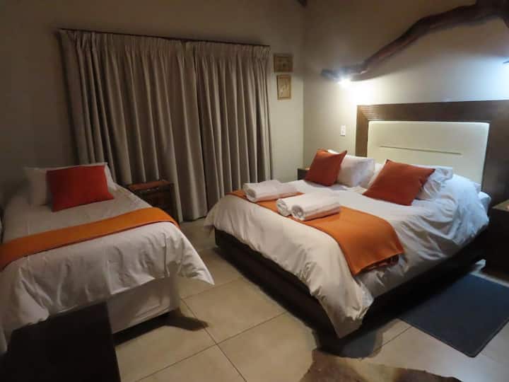 Luxury Safari Guest Room - Bed & Breakfast - Phalaborwa