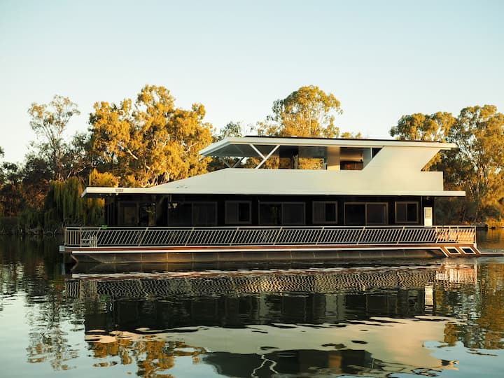 Odyssey - Luxury Houseboat - Renmark