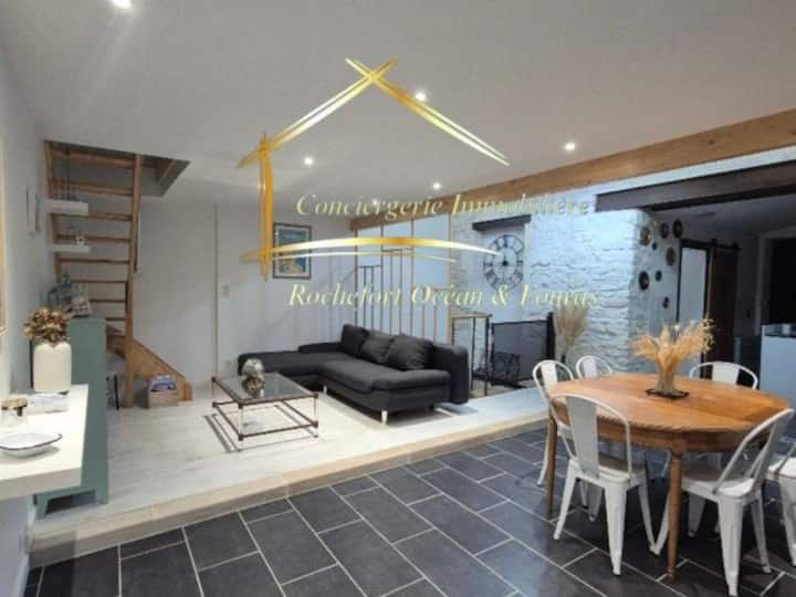 Charme Ancien, Style Moderne & Industriel - Rochefort, France