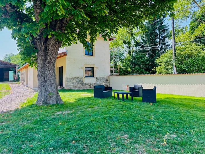 Maison La Charmantoise - Capacité 10 Pers - Nature - Saint-Quentin-Fallavier