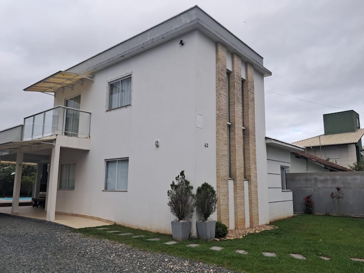 Casa Completa Com Piscina E 5 Quartos - Penha