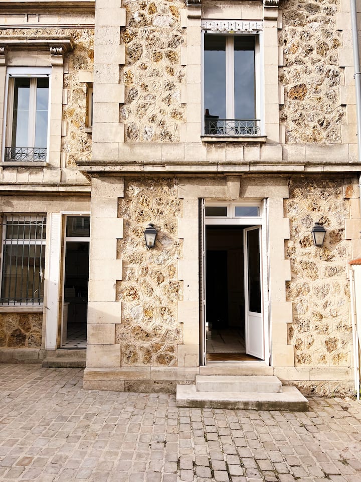 Maison Bourgeoise Proche De L’avenue De Champagne - Épernay
