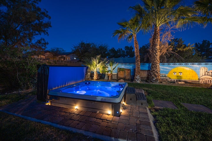 Palmadise! Licensed 1/2 Acre Gated Oasis, 3500sf! - Las Vegas, NV