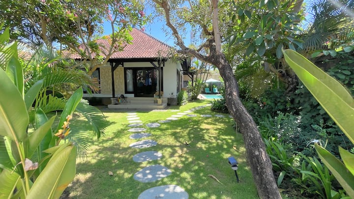 Sanur Family Villa • Tropical Garden & Pool - Australia