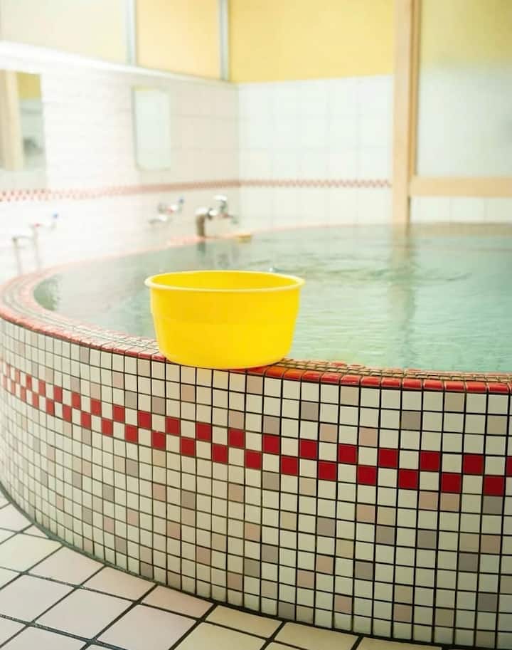 創業70年を超える銭湯(文化湯)の民泊が山口県周南市に誕生！
徳山駅から徒歩約10分でアクセス良！ - 下松市