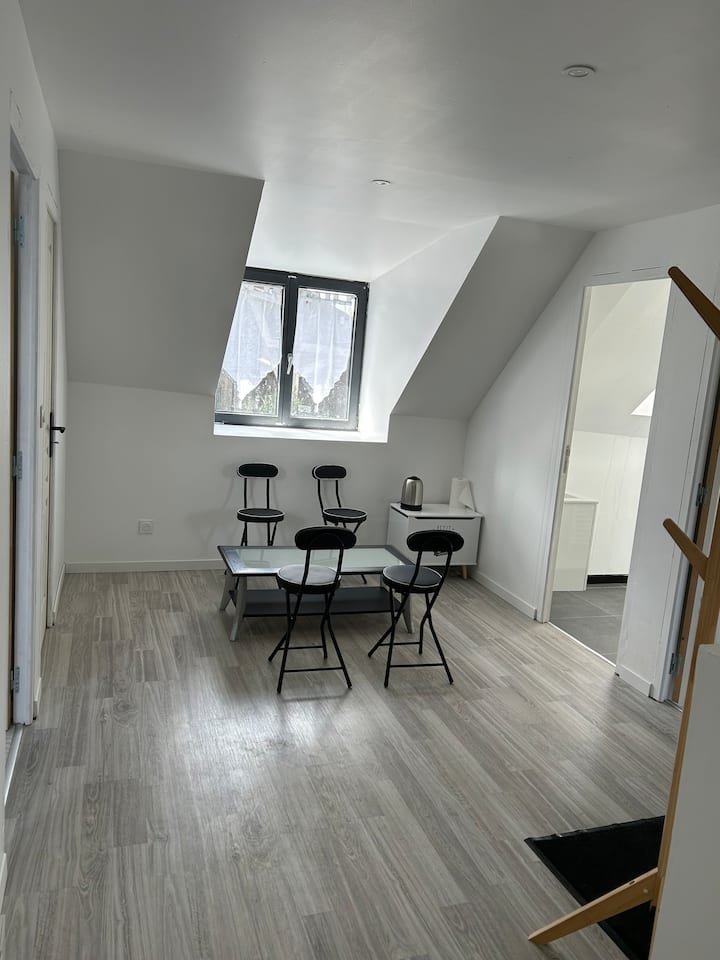 Petite Maisonnette Chaleureuse Et Calme - Brocéliande