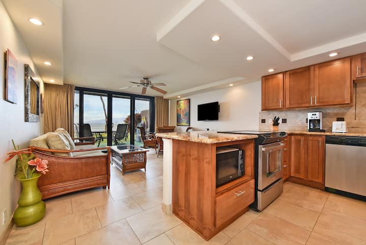Summer Spec! Beautifully Remodeled Ground Floor! - Hawaii