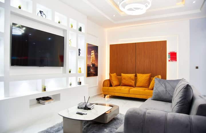 Stand Alone 3bed Apartment On Airport Road. - Abuja