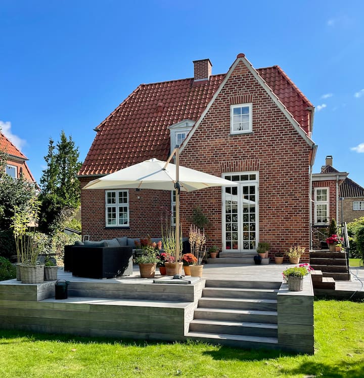 Charmerende Og Nyrenoveret Murermestervilla - Copenhagen