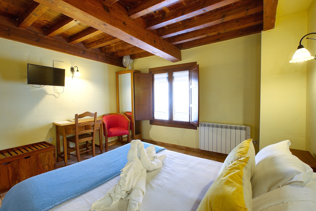 Hostal San Pedro Room 202 - Hostels for Rent in Cuenca, Castile-La ...