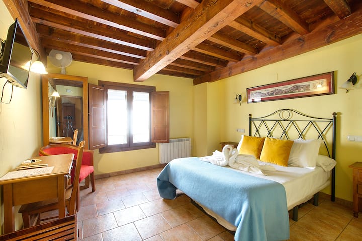 Hostal San Pedro Habitación 202 - Cuenca