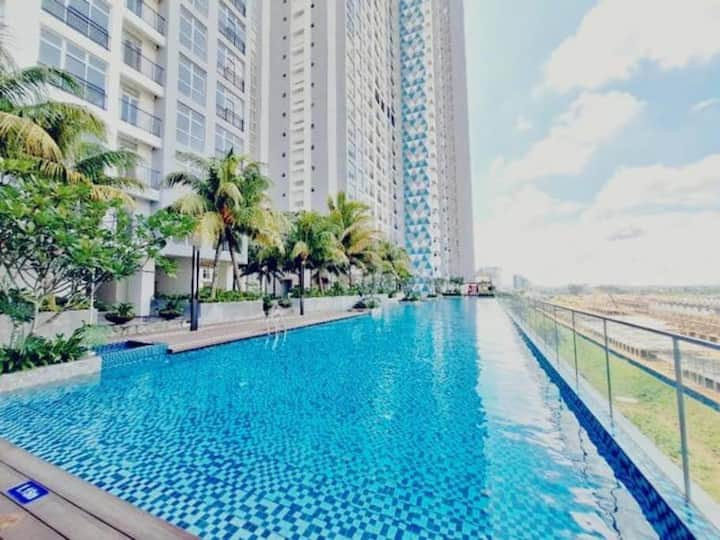 Fun-filled Condo: Midas - Masai