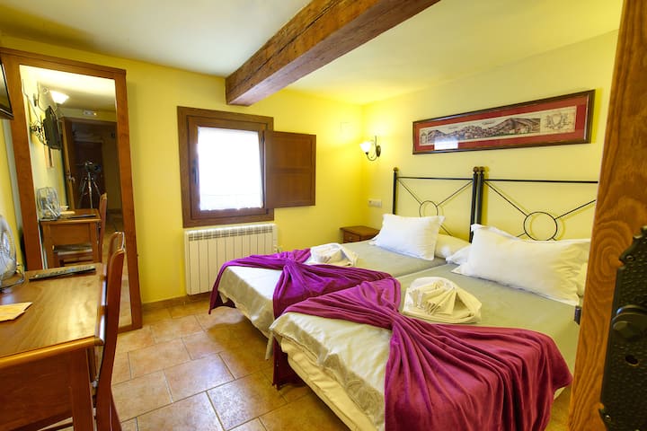 Hostal San Pedro Habitación 302 - Cuenca