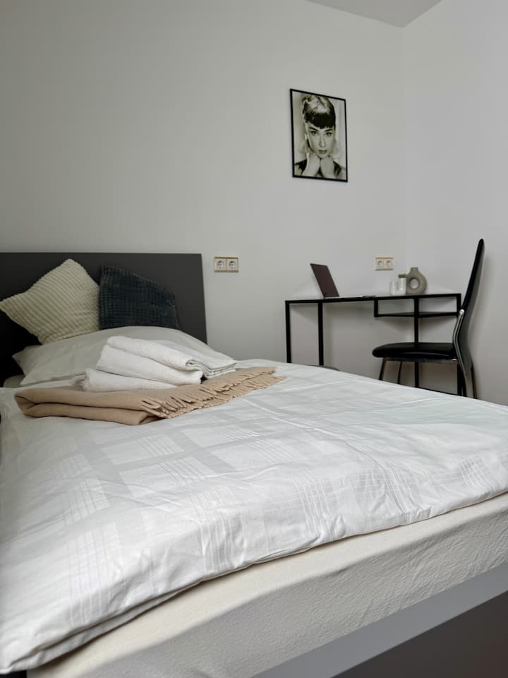 Modernes Einzelzimmer - Binau