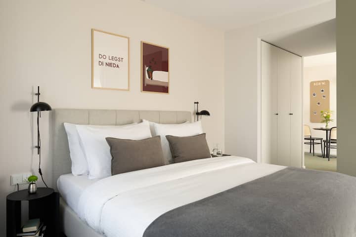 Modern Stylish Studio W/ Full Kitchen, West Munich - Moosach