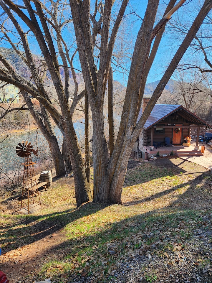 Lavender Lodge
Riverside Mountain Cabin - Glenwood Springs, CO