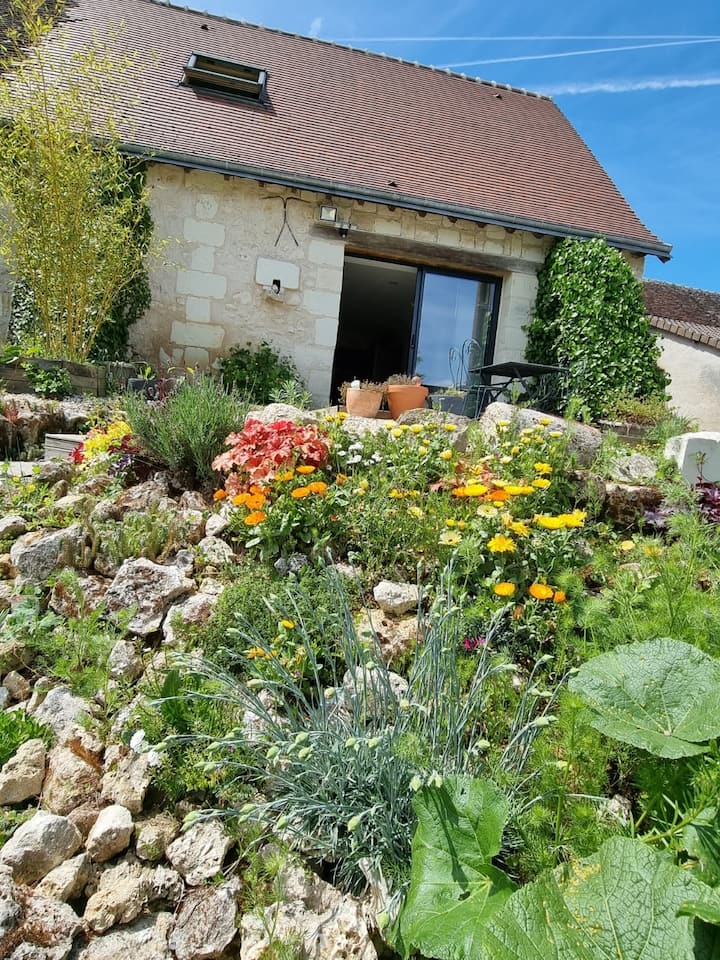 Jolie Maison Entière Avec Jardin - Bléré