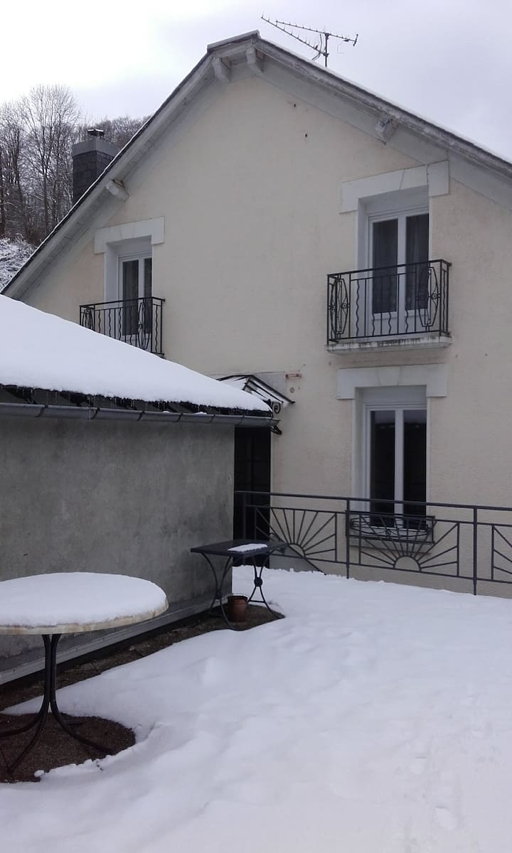 Maison De Famille En Auvergne - La Bourboule