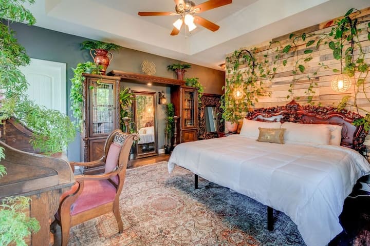 The Anchor 4br Beach House W Balcony & King Bed - Norfolk, VA