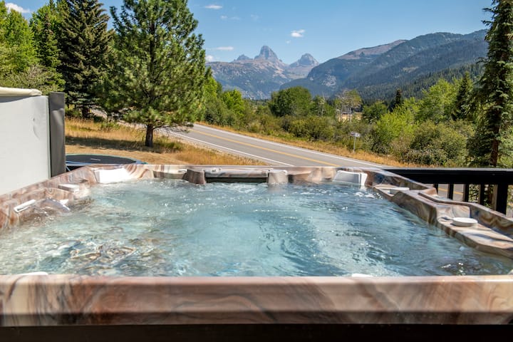 Teton National Forest Lodge - Lake Solitude, WY