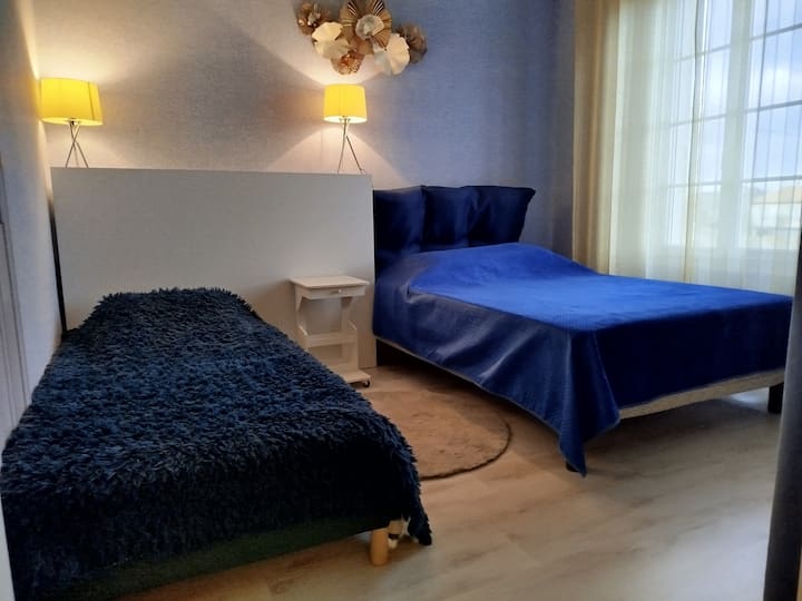 Chambre Dans La Maison De Ville à Thouars. - Thouars