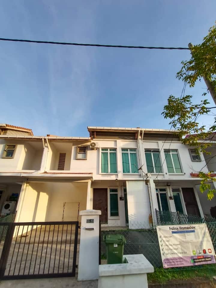 Falisy Homestay - Balok Perdana - Tanjung Rhu