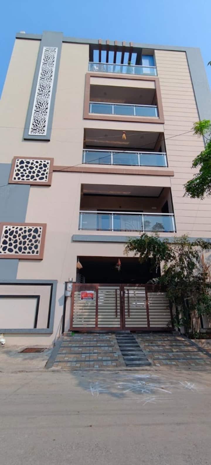 Leela's Vididhi Illu | Cozy 2bh For Families - Rajahmundry