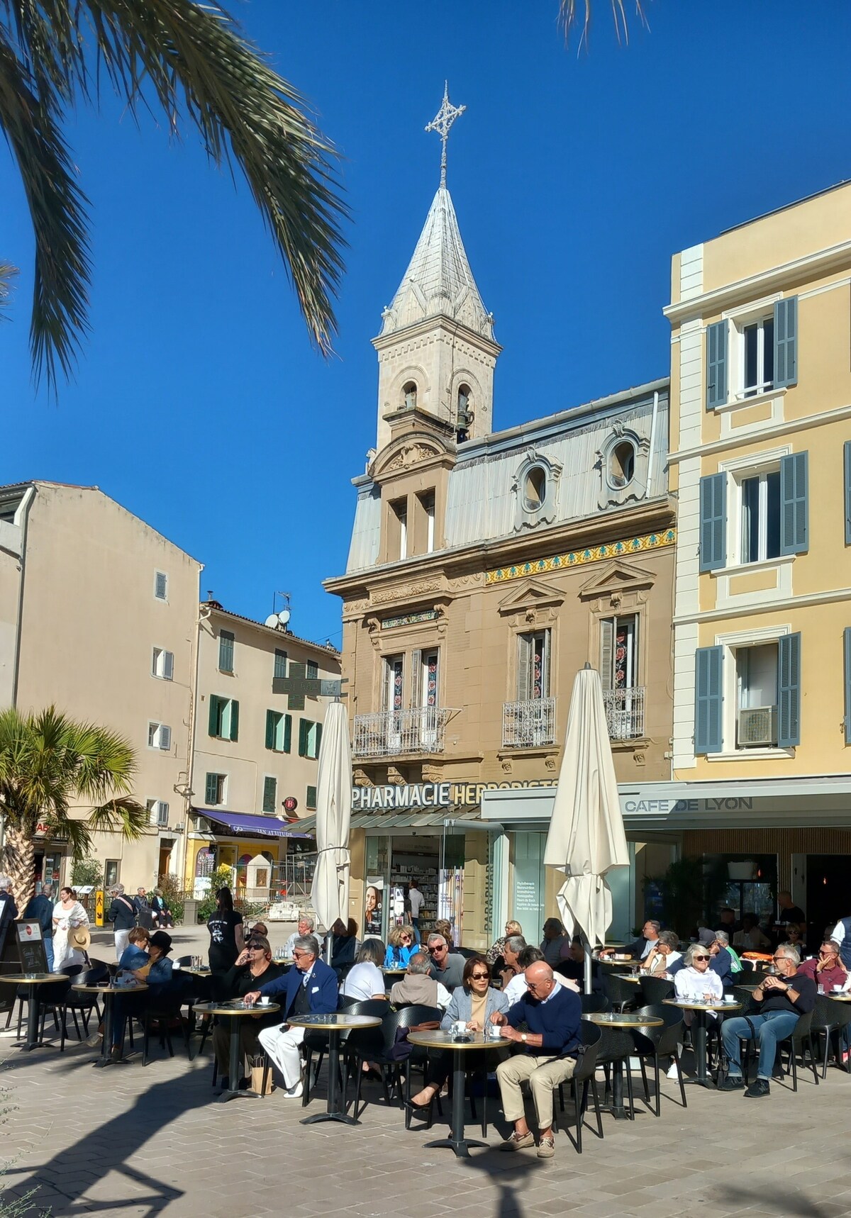 Vacances en famille à Sanary-sur-Mer - Appartements à louer à Sanary ...